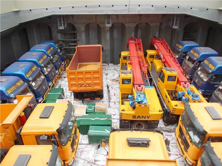 Safe loading of containers on bulk carriers | Britannia P&I